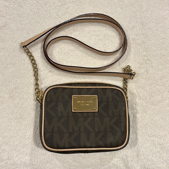 Michael Kors | Bags | Michael Kors Jet Set Monogram Crossbody | Poshmark